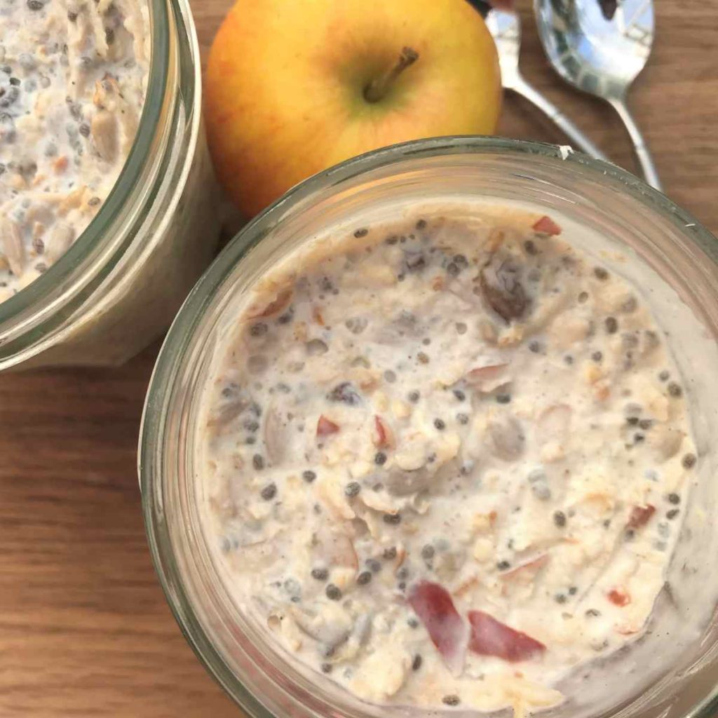 Healthy Bircher Muesli (overnight oats) - Cinnamon and Kale