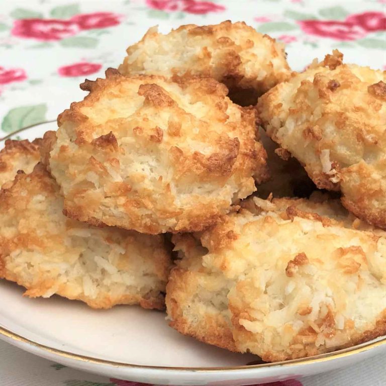 Healthy Coconut Macaroons - Cinnamon and Kale