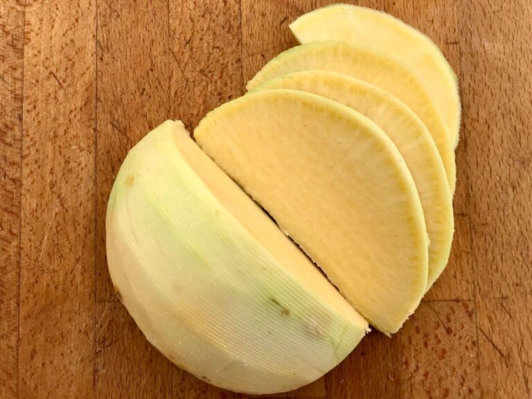 Swede Chips with Parmesan - Cinnamon and Kale