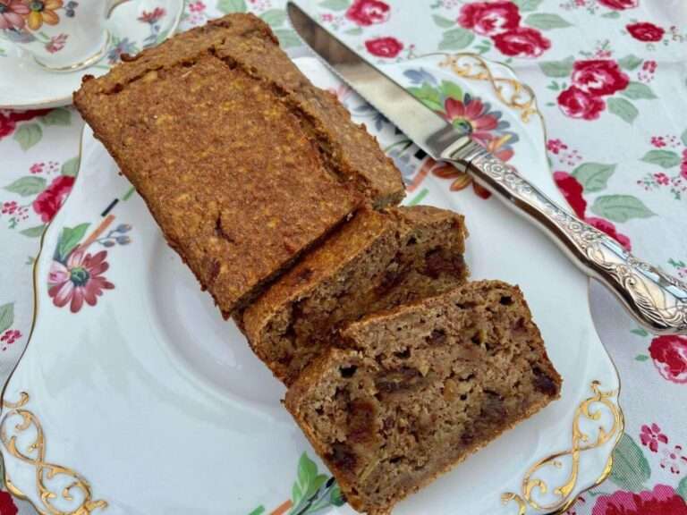 Sugar Free Date Cake - Cinnamon and Kale