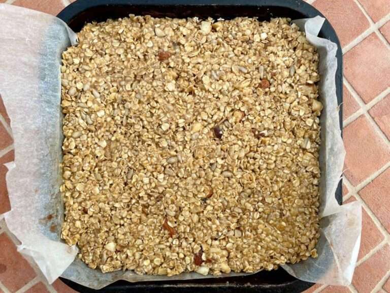 Healthy Muesli Bars - Cinnamon and Kale