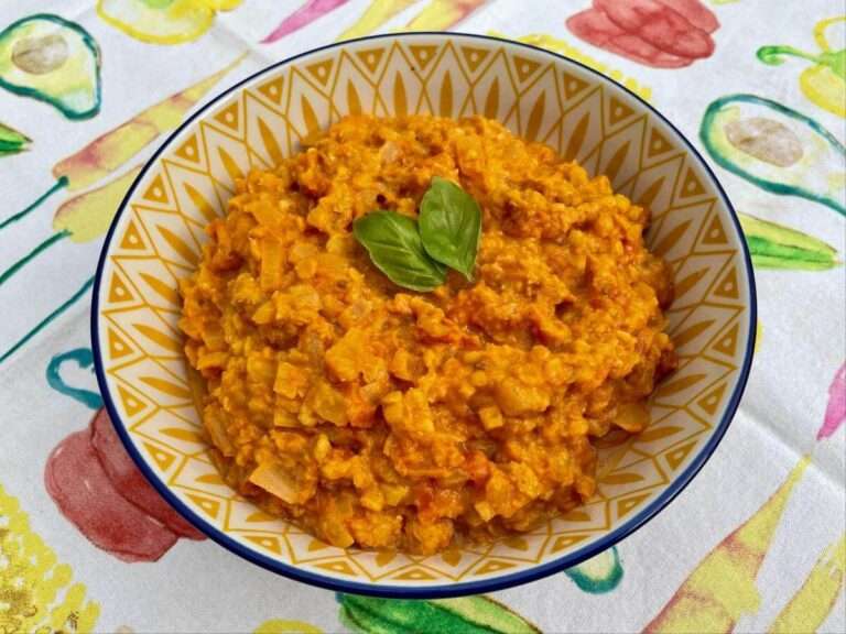 Slow Cooker Red Lentil Dhal - Cinnamon and Kale