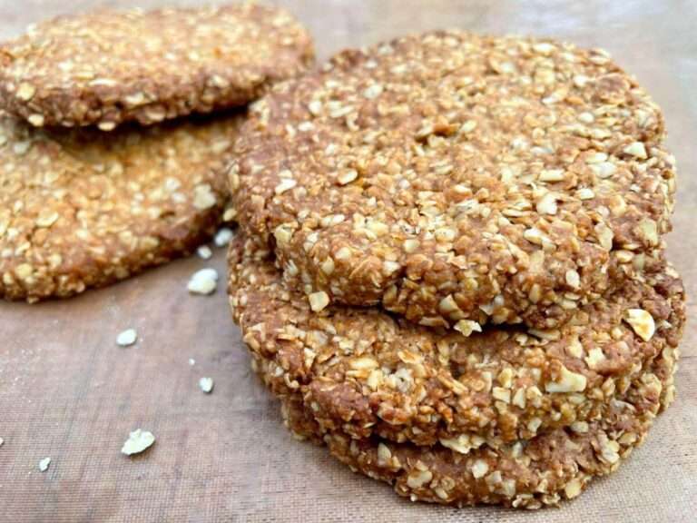 Healthy Oat Crumble Biscuits - Cinnamon and Kale