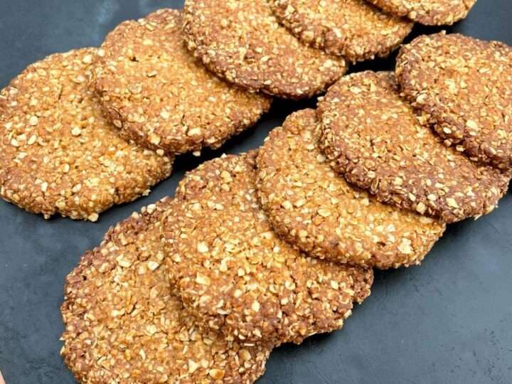 Healthy Oat Crumble Biscuits - Cinnamon and Kale